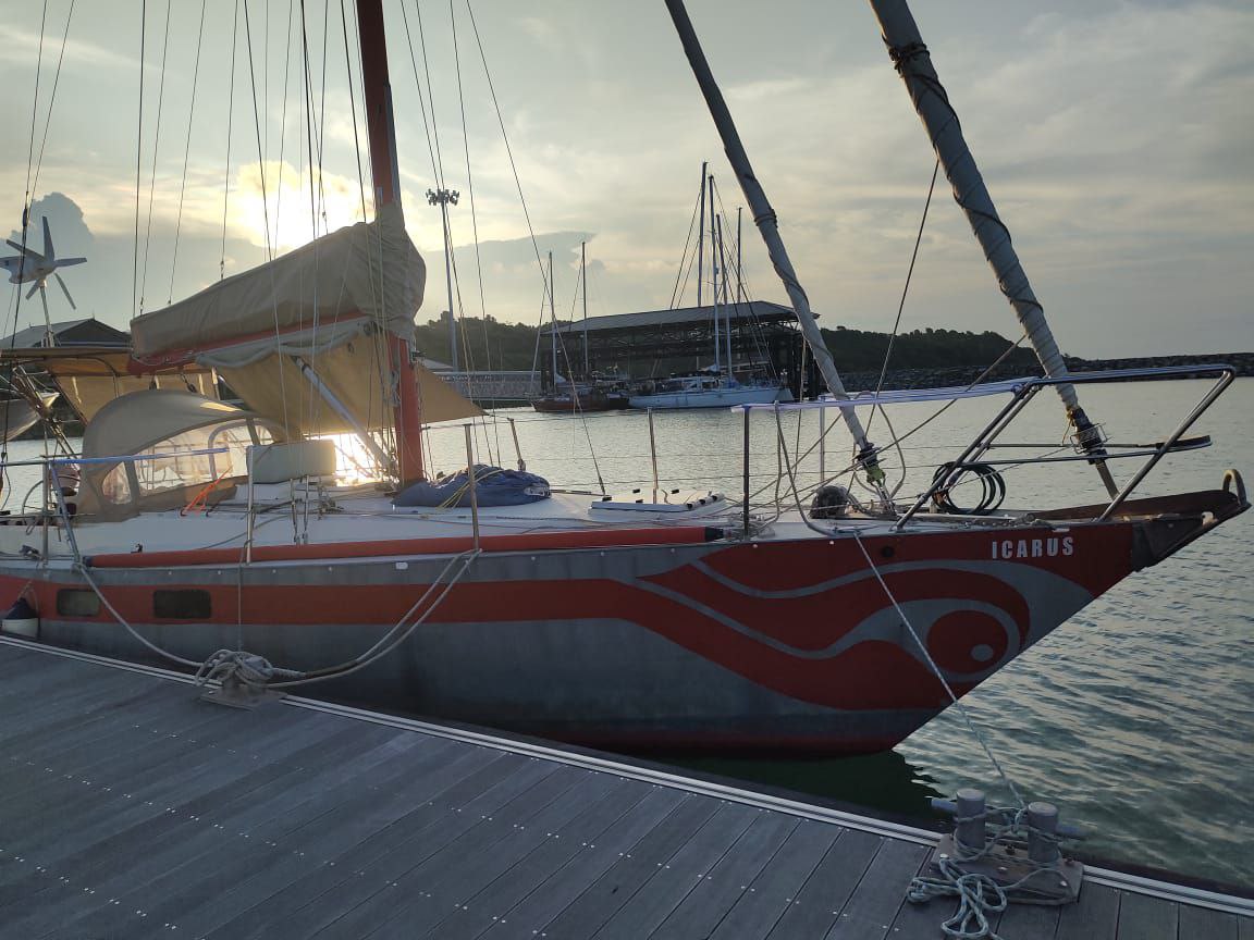 UEM LAND : BUNKERING OPERATOR – MK ENERGY